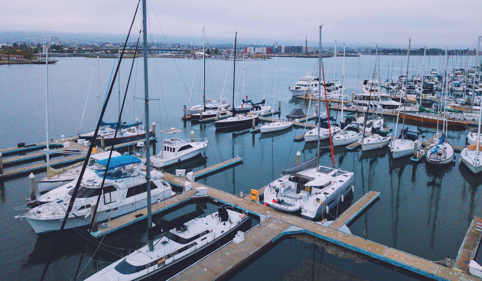 Reserve Your Pontoon Rental for 2024 - Pistakee Marina Fox Lake Illinois